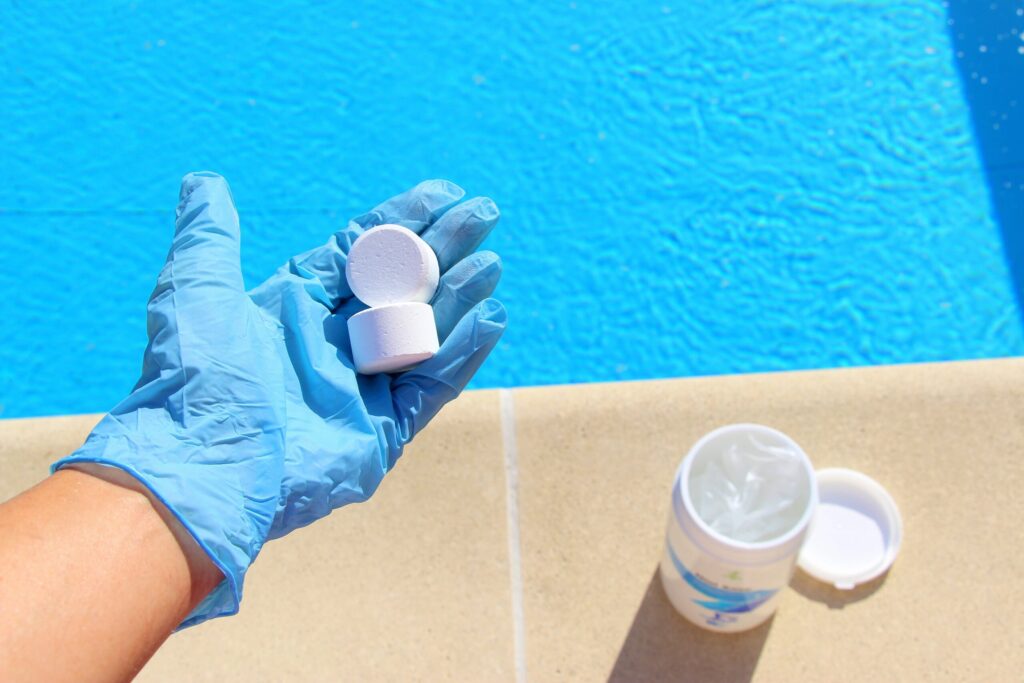 Peut-on Mettre Des Tablettes De Chlore Dans Une Piscine D'eau Salée ...